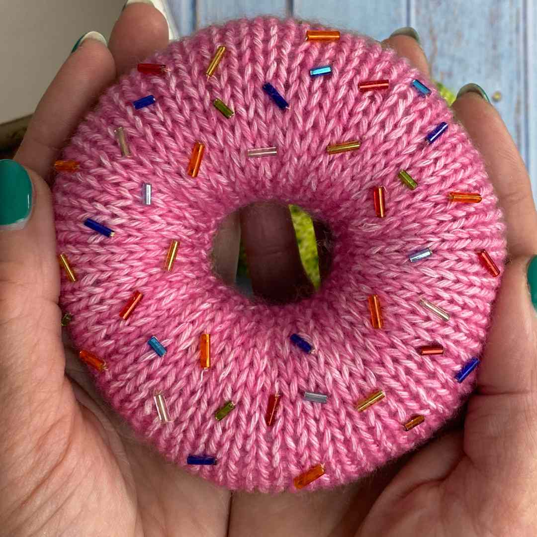 Free Donut Knitting Pattern - how to knit a Donut